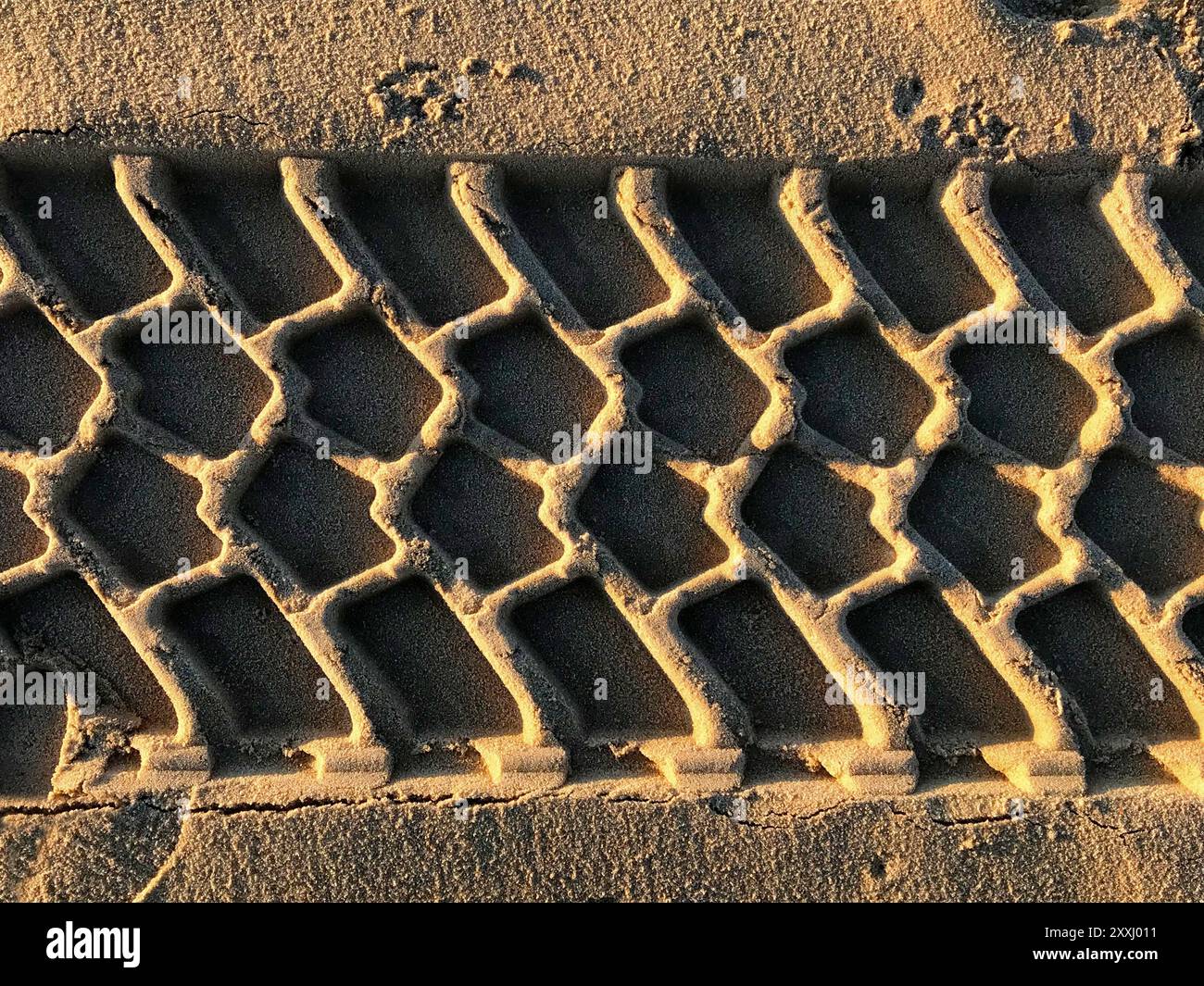 Empty tyre hi-res stock photography and images - Alamy