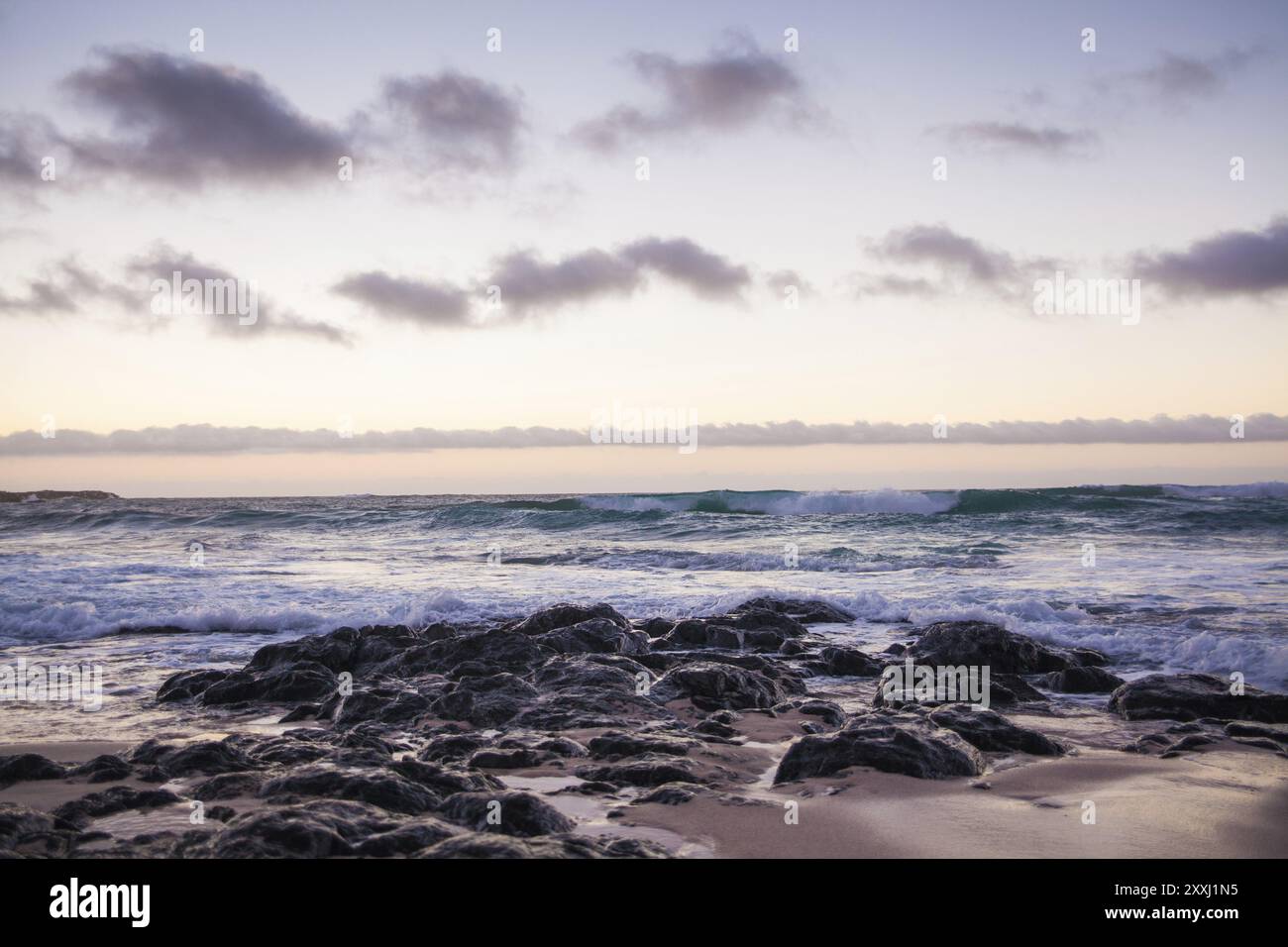 Roll waves hi-res stock photography and images - Alamy