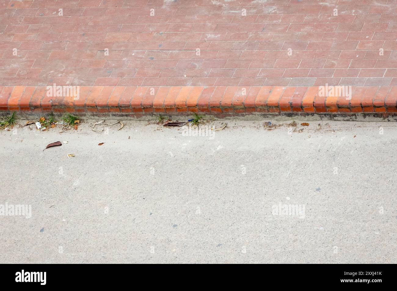 Footpath sidewalk pavement pattern hi-res stock photography and images ...