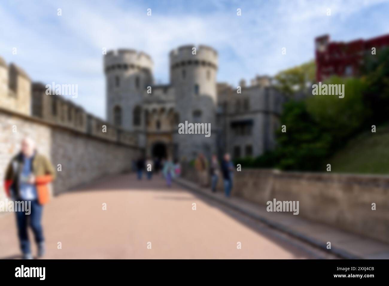 People walking past castle hi-res stock photography and images - Alamy