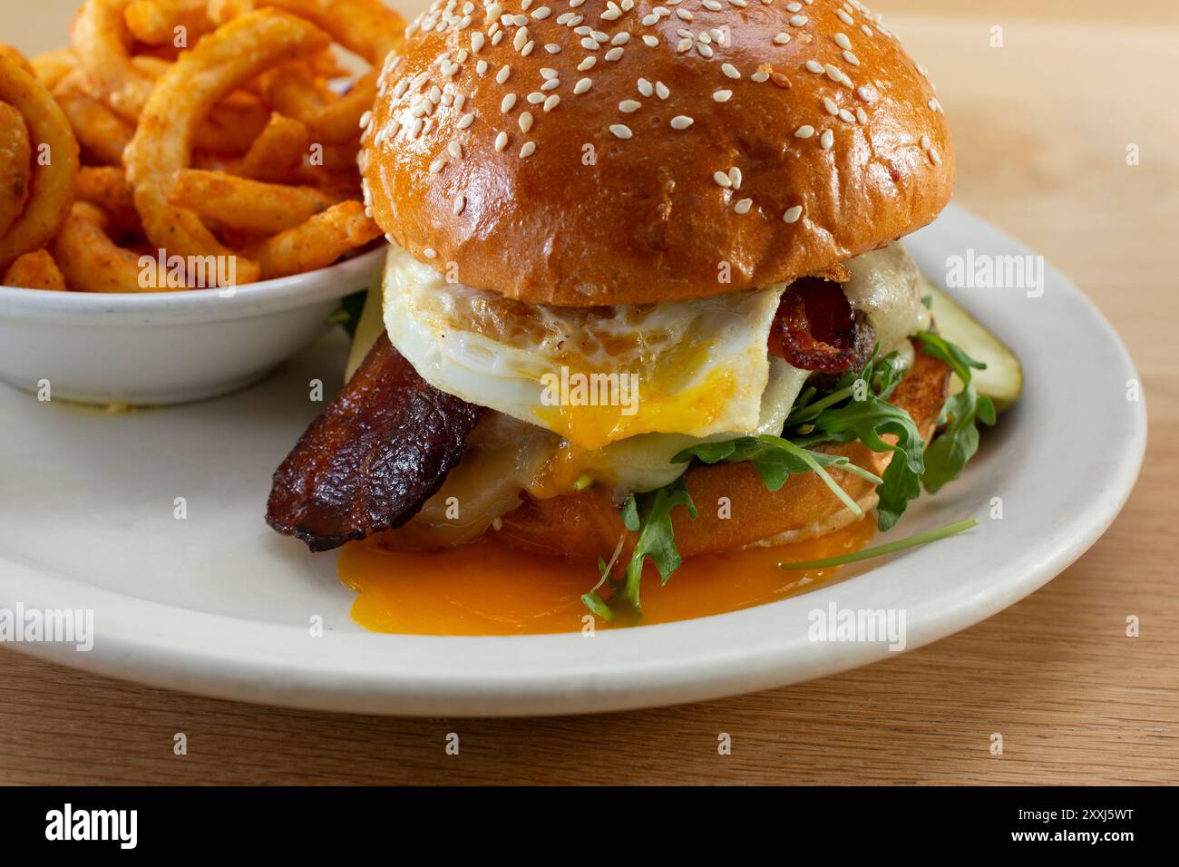 Breakfast burger bacon bun hi-res stock photography and images - Alamy