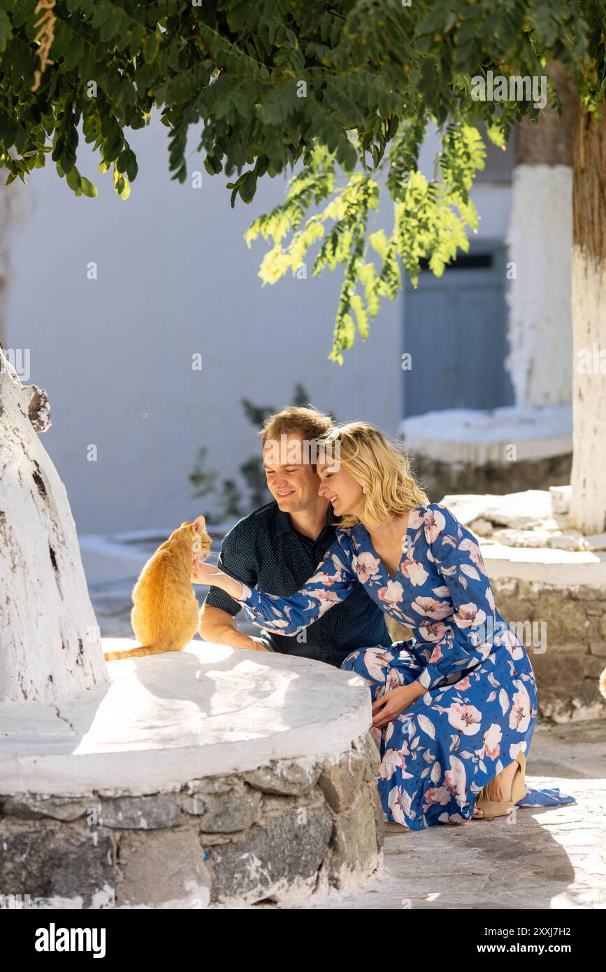 Couple pet cat hi-res stock photography and images - Alamy
