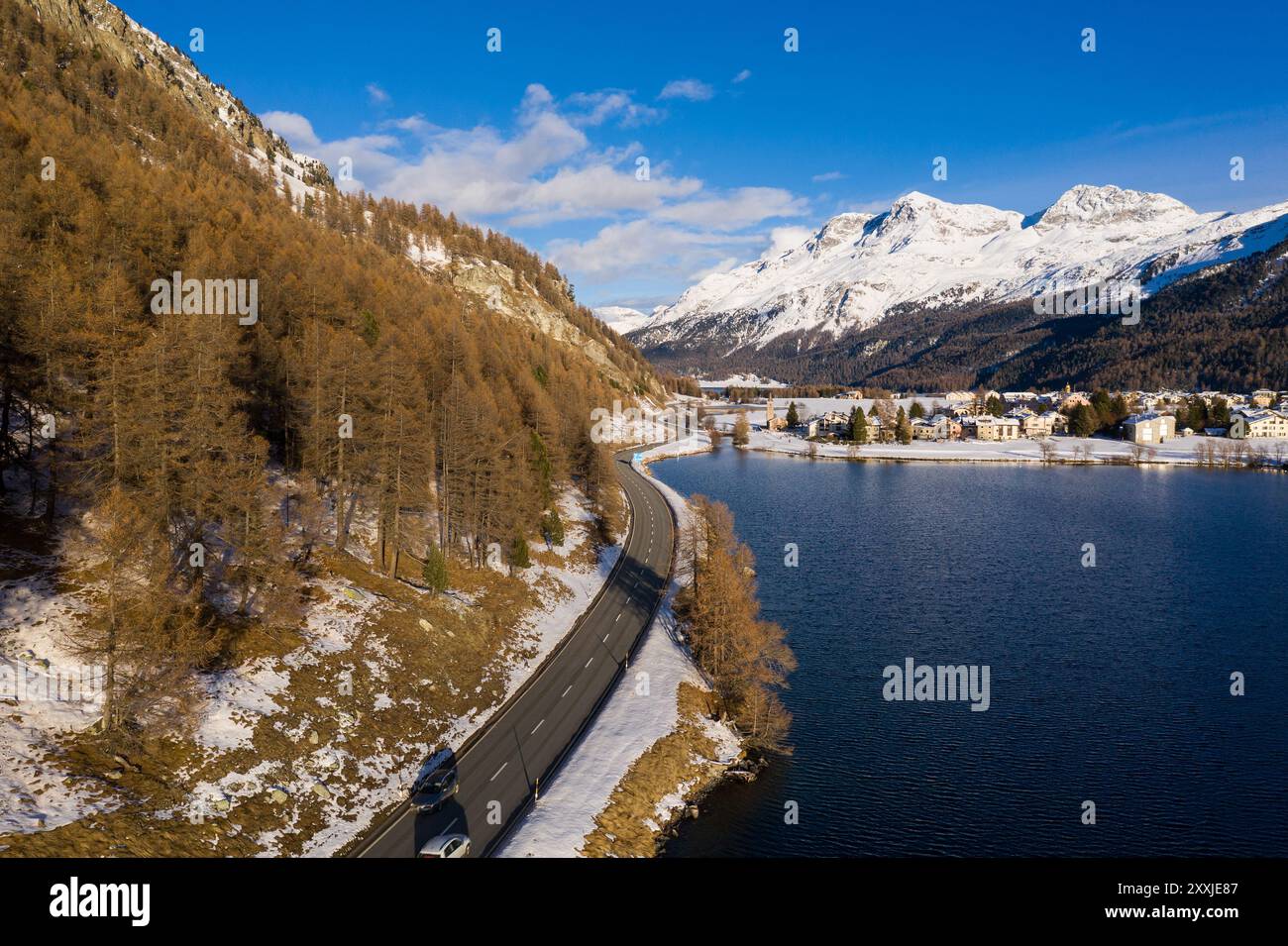 Aerial forward idyllic lake forest hi-res stock photography and images ...