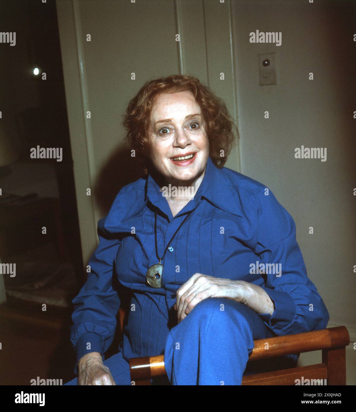 ELSA LANCHESTER circa 1972 candid colour portrait at home in Los ...
