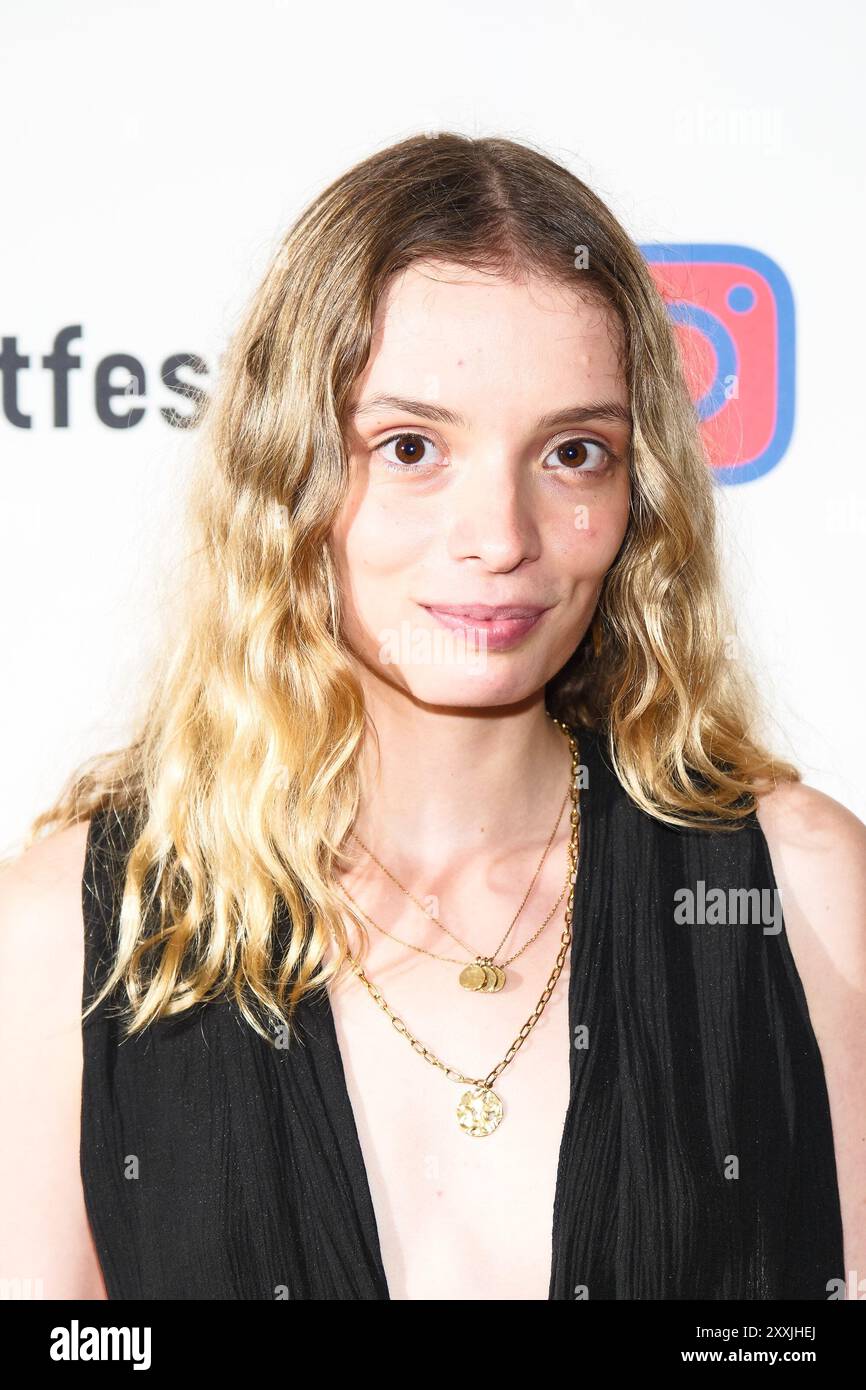 Lisa delamar hi-res stock photography and images - Alamy