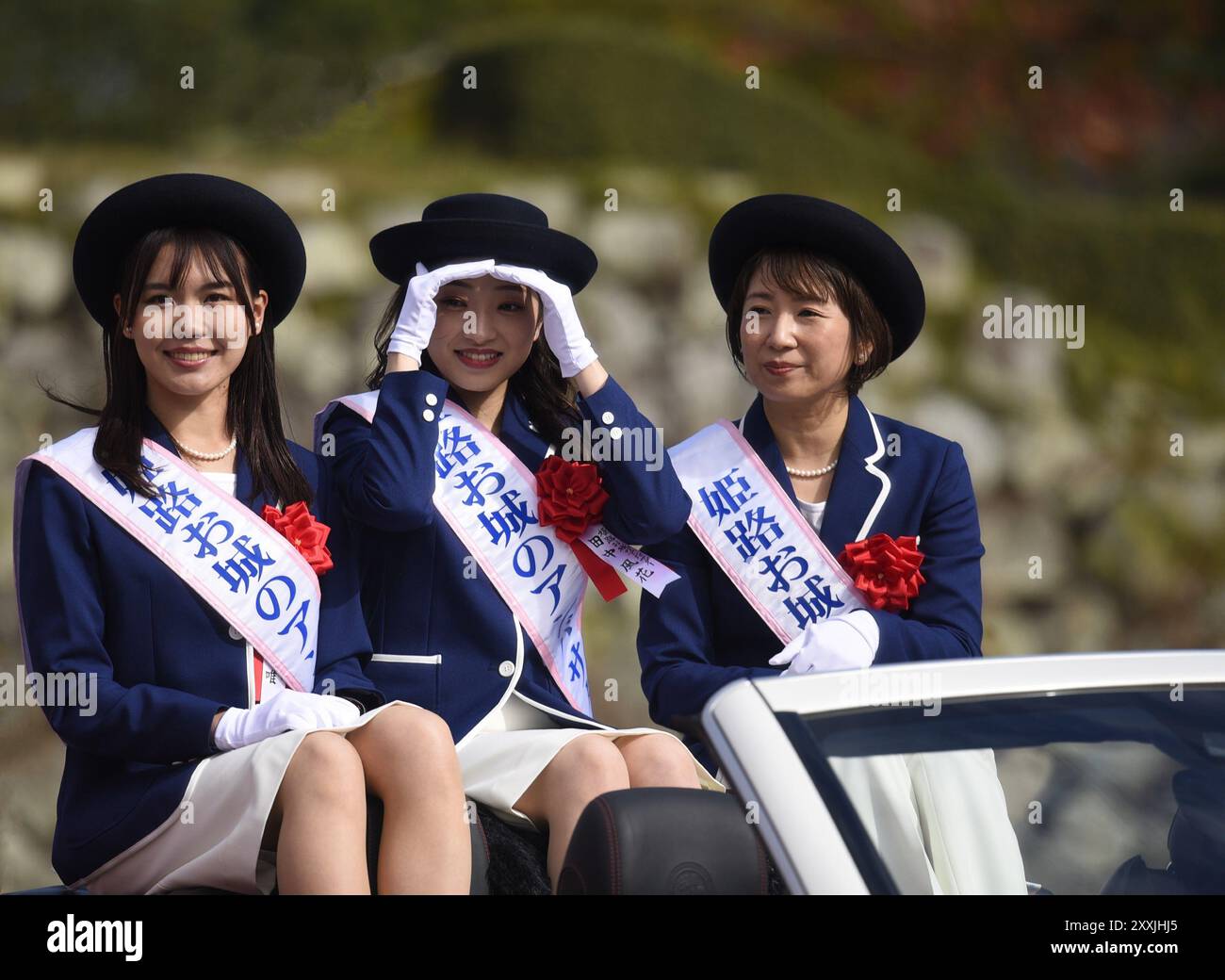Japanese beauty pageant participants at the Himeji Castle Annual ...