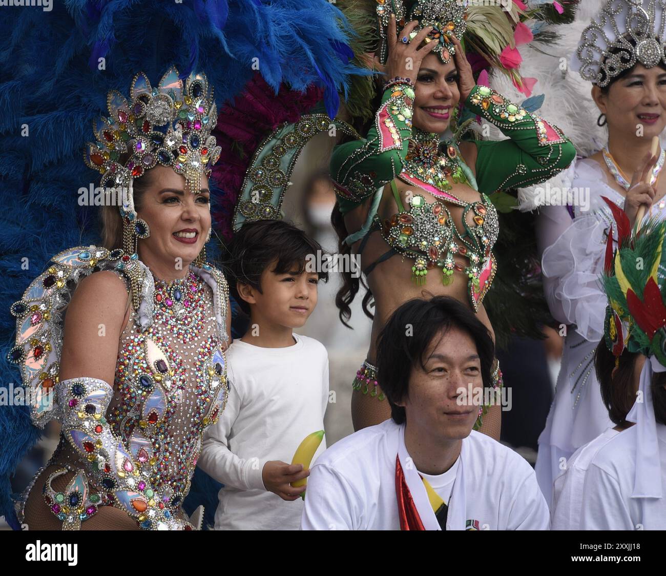 Japanese dancing group participating at the Himeji Castle Annual ...