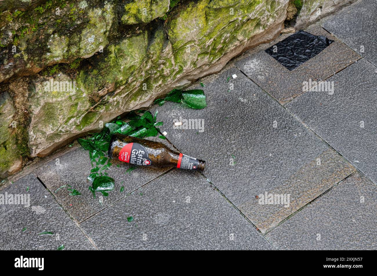 Beer bottle broken shattered smashed hi-res stock photography and ...