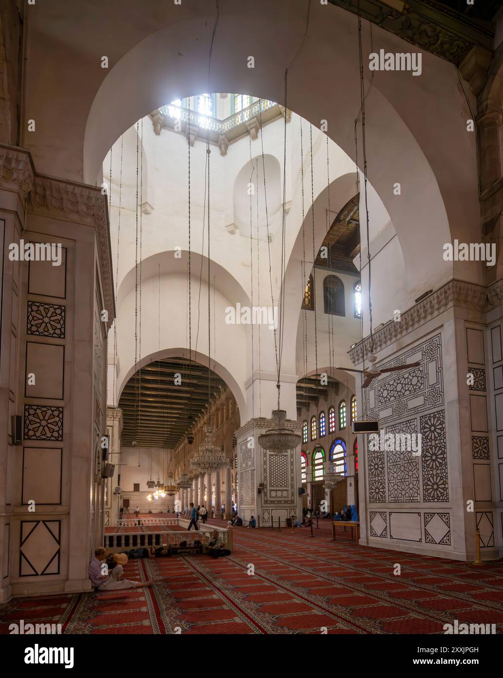 Damascus mosque interior umayyad hi-res stock photography and images ...