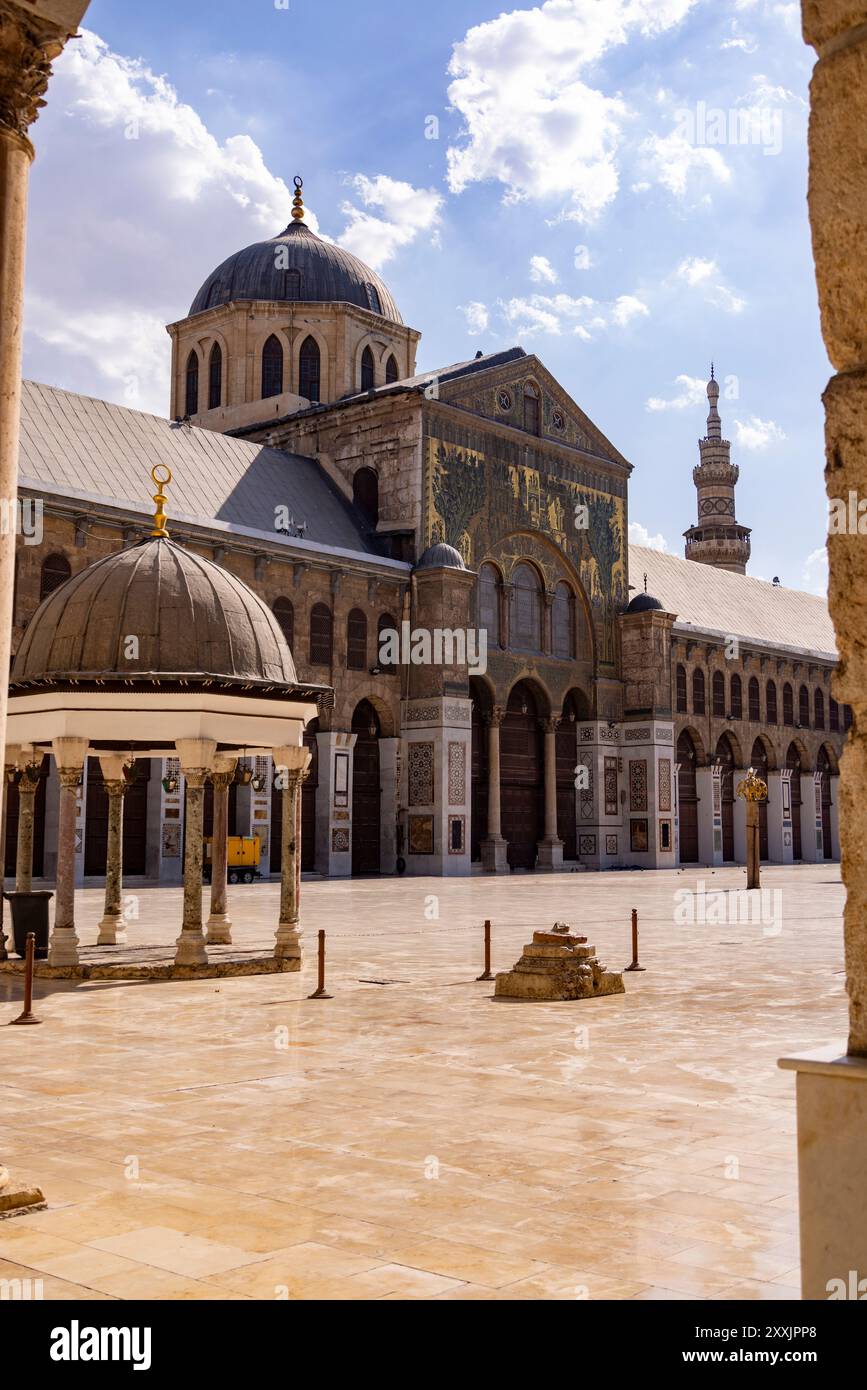 Courtyard, Great Mosque of Damascus, Syria Stock Photo - Alamy