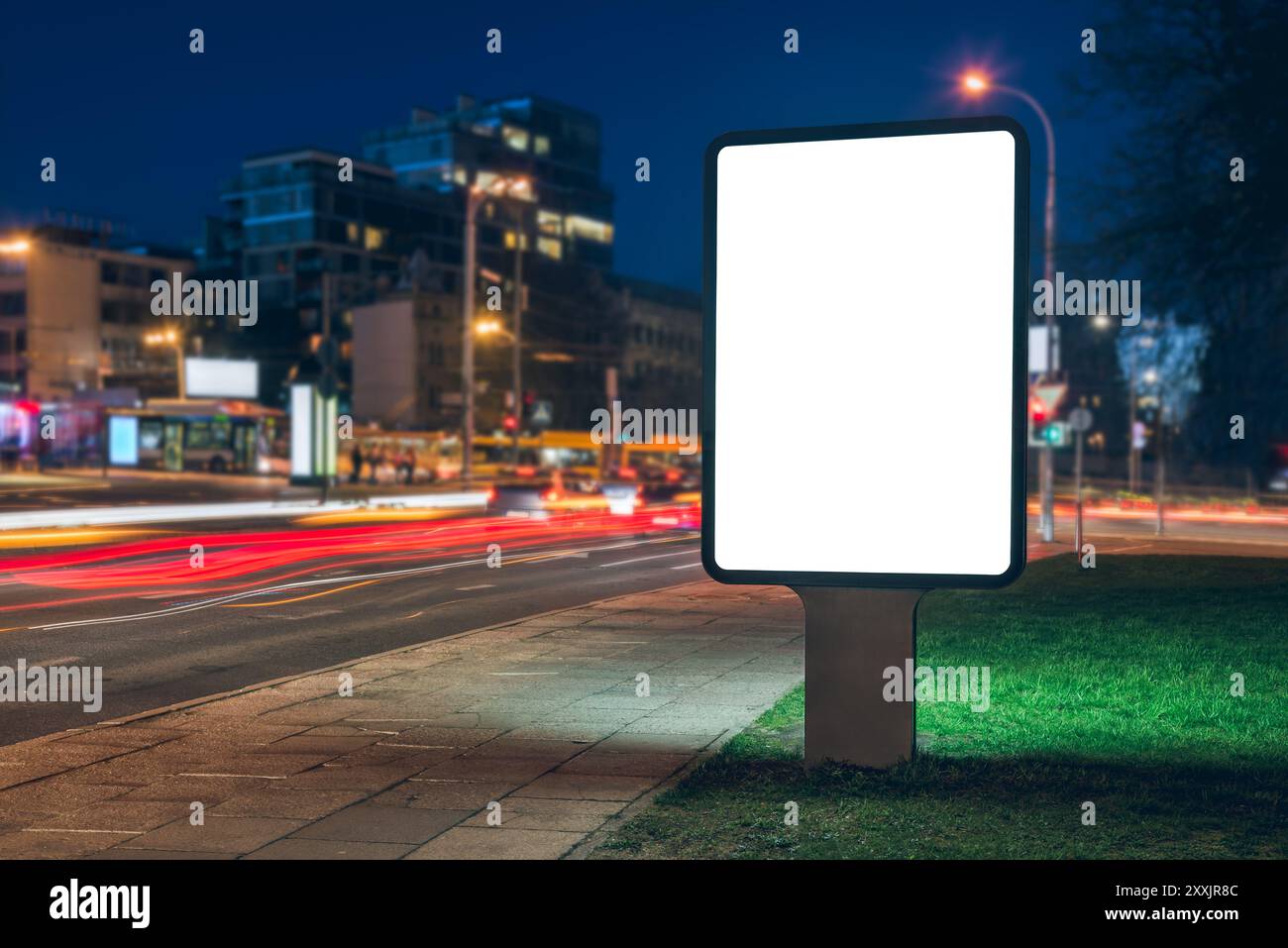 Night city street billboard stand hi-res stock photography and images ...