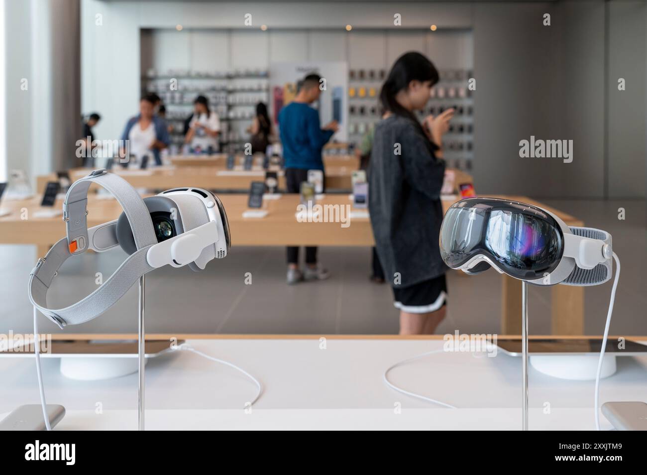 Hong Kong, China. 25th Aug, 2024. The Apple Vision Pro, Apple's new ...