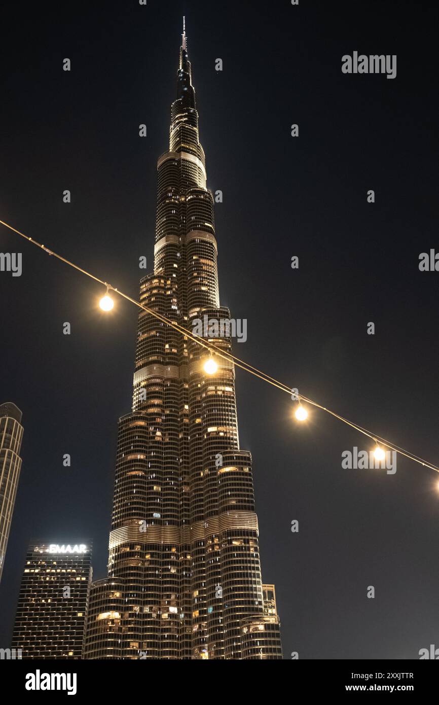 Beautiful LED Light Performance Show Projection at The Burj Khalifa ...