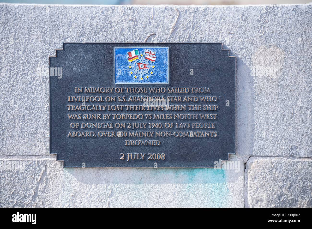 Blue plaque liverpool english heritage hi-res stock photography and ...