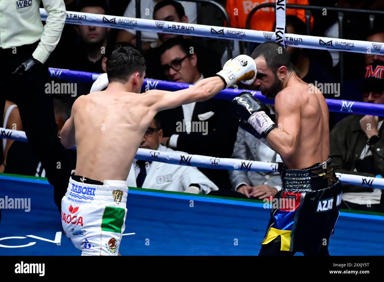 Mexico City, Mexico. 24th Aug, 2024. David Picasso of Mexico fights ...