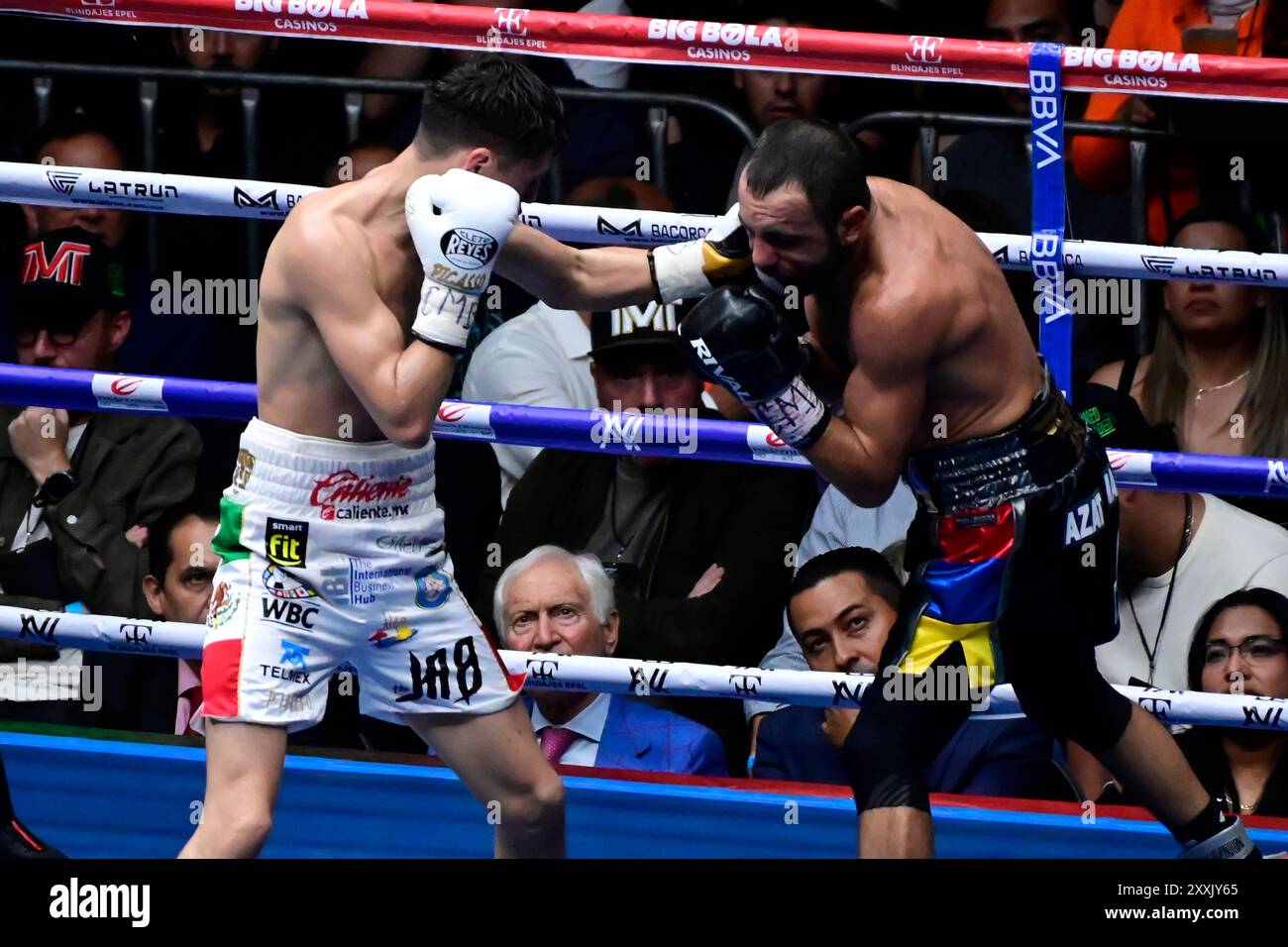 Mexico City, Mexico. 24th Aug, 2024. David Picasso of Mexico fights ...