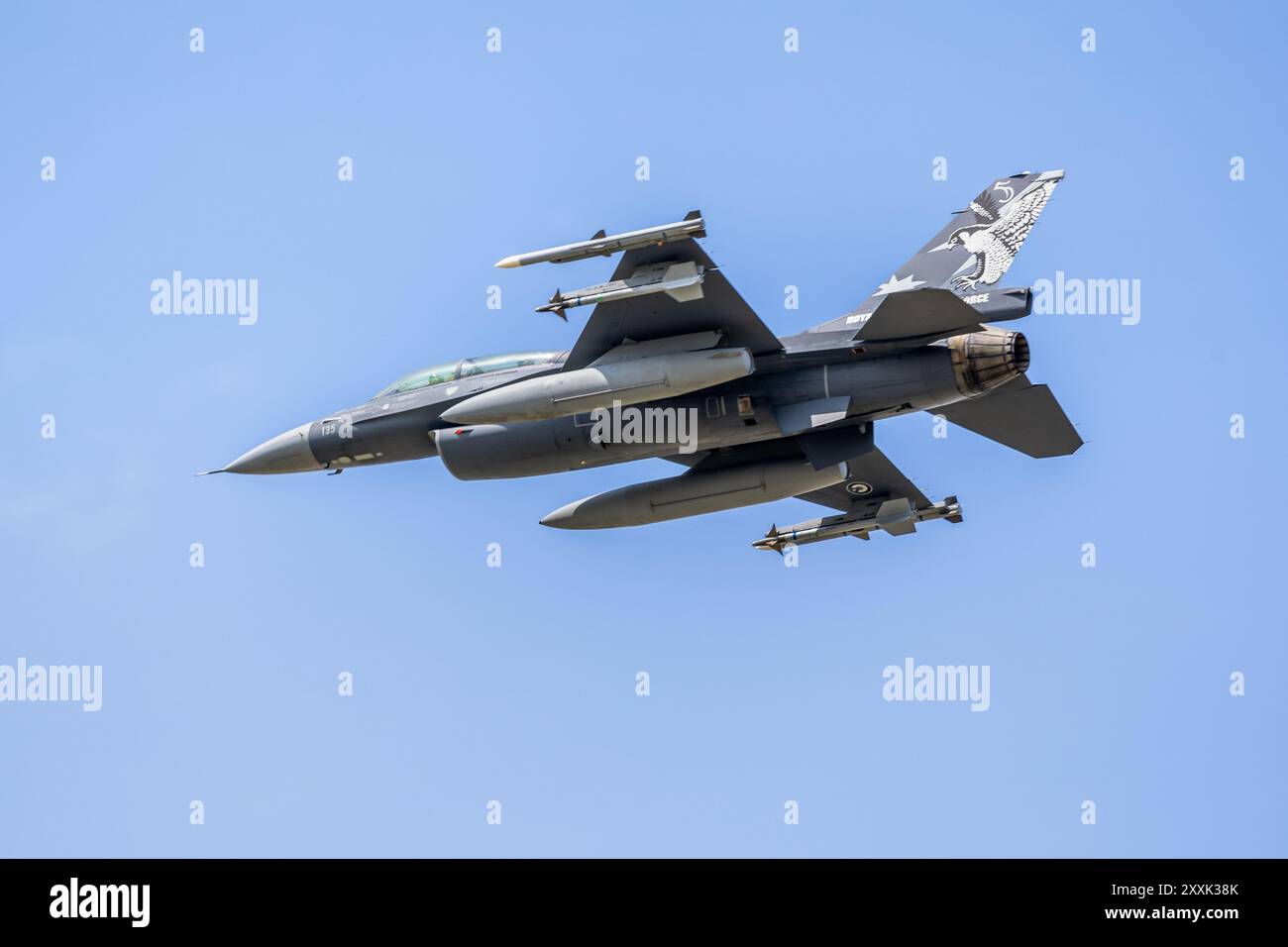 Royal Jordanian Air Force - General Dynamics F-16 Fighting Falcon ...