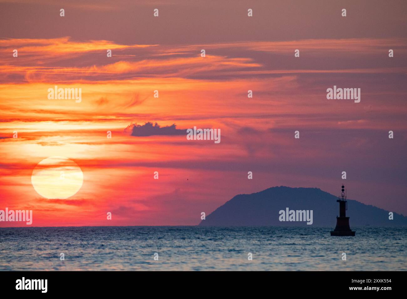 Floating lighthouse hi-res stock photography and images - Alamy