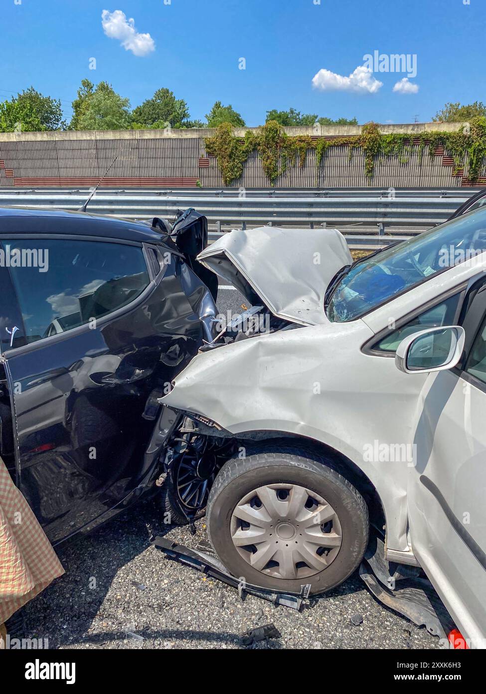 Crash cars involved in highway crash, violent collision between two ...