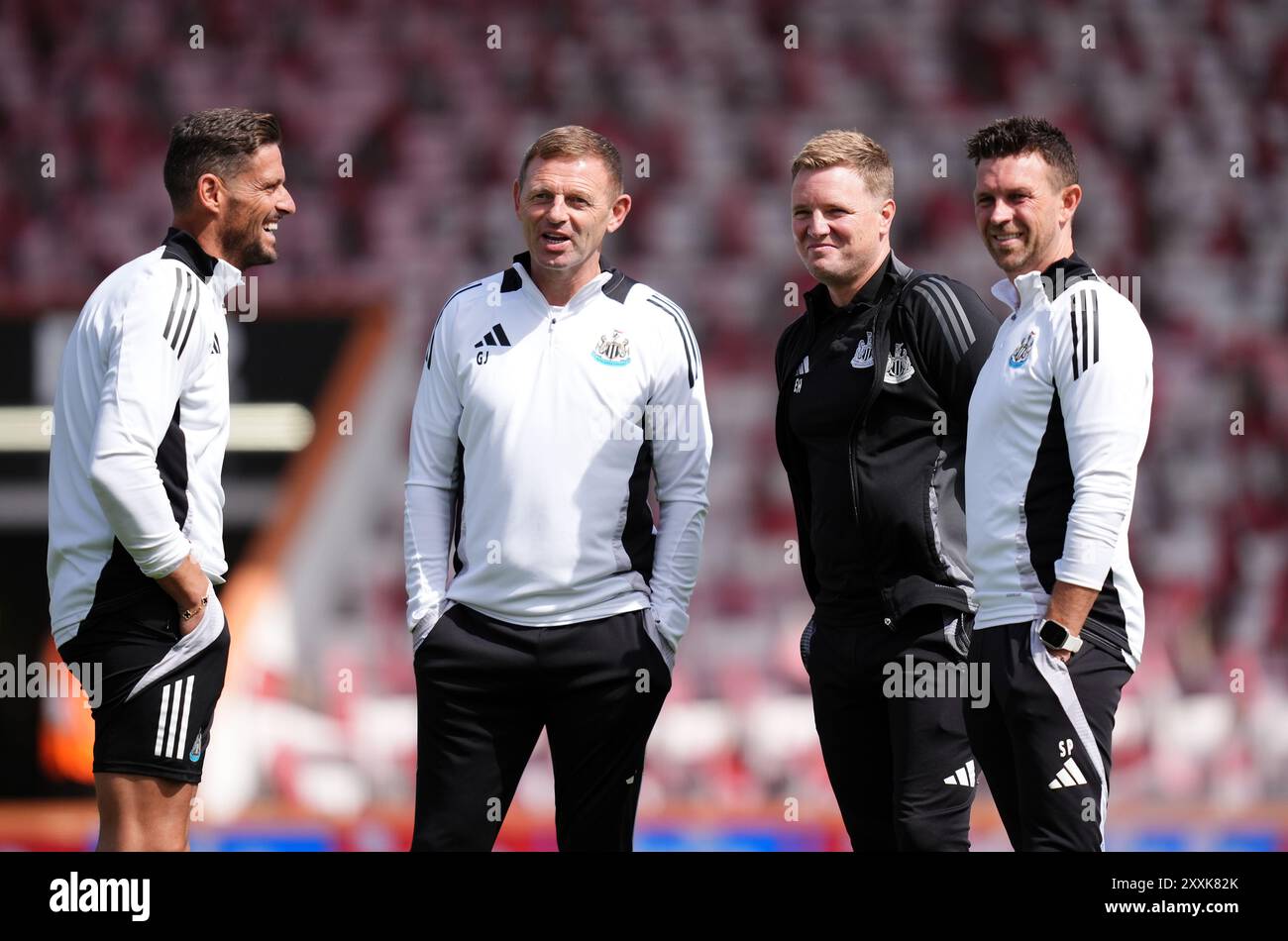 Afc bournemouth coach graeme jones hi-res stock photography and images ...