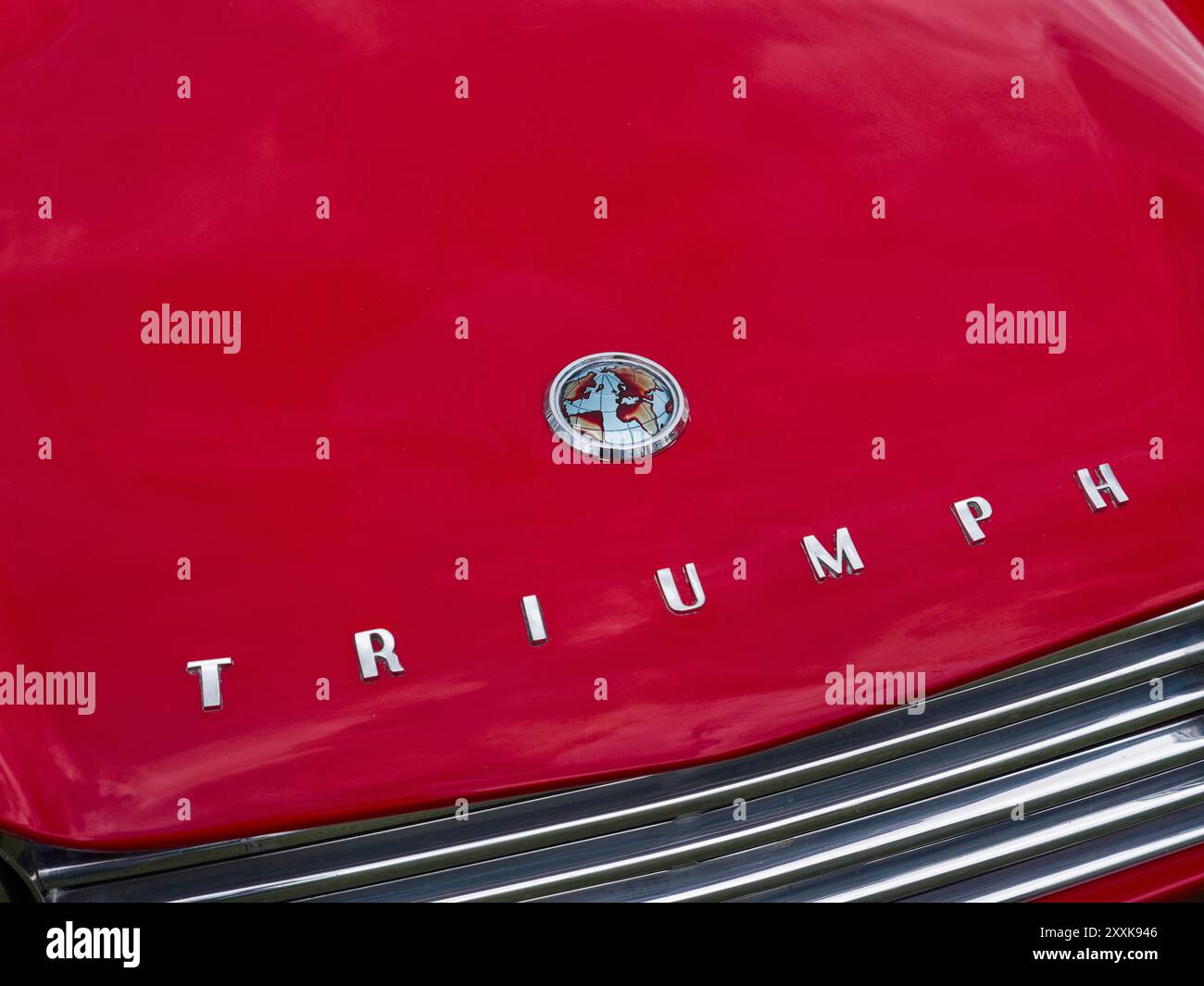 Triumph car badge emblem hi-res stock photography and images - Alamy