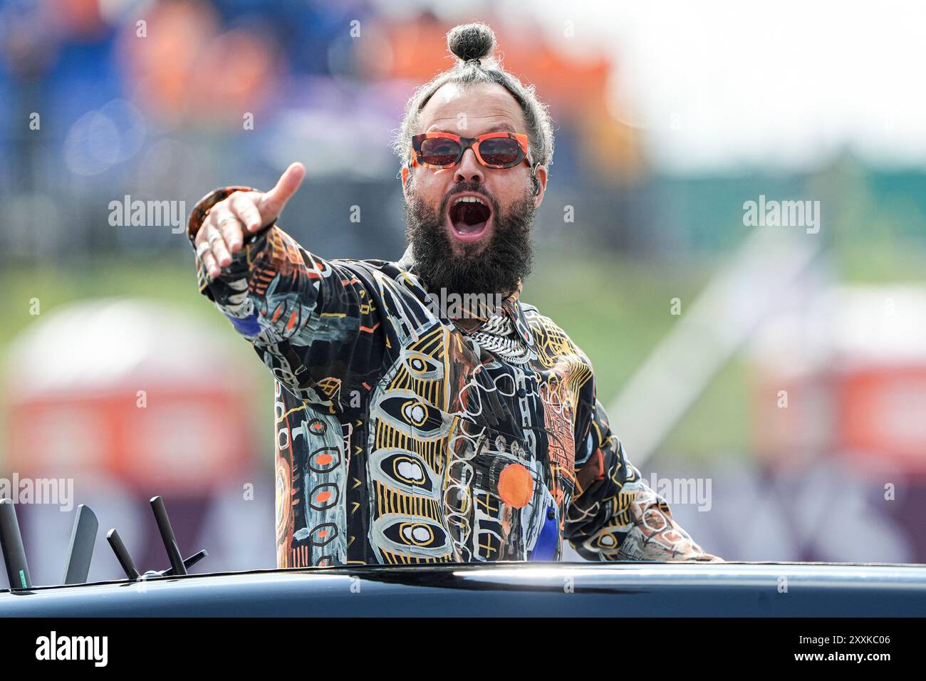 Dj la fuente playing music hi-res stock photography and images - Alamy