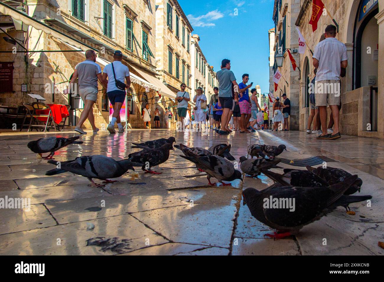 Crowded venetian street hi-res stock photography and images - Alamy