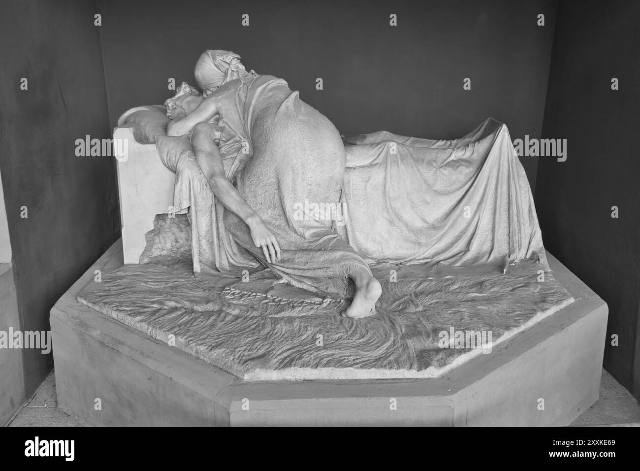 Italian marble cemetary monument Stock Photo - Alamy