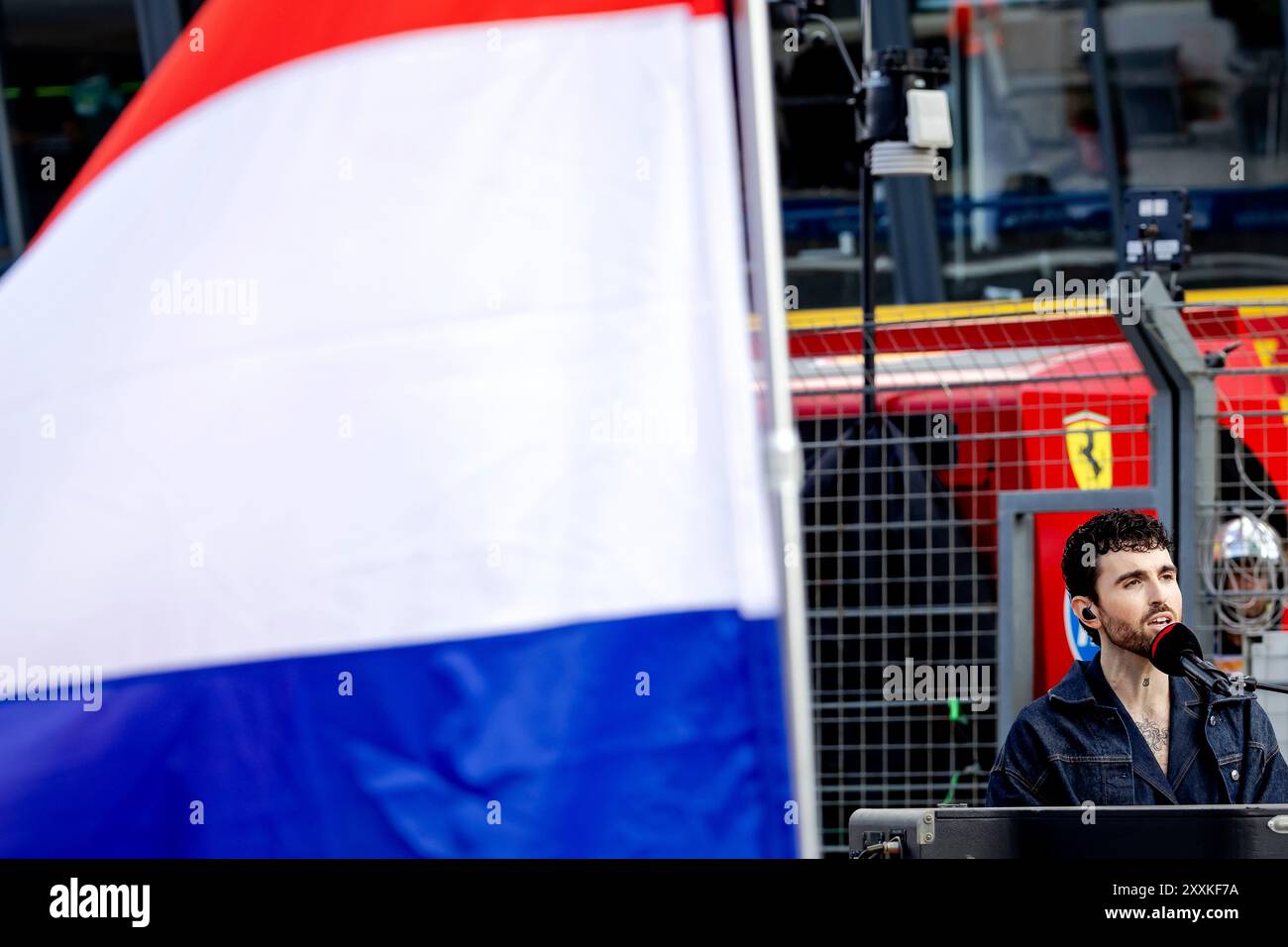 F1 driver national anthem hi-res stock photography and images - Alamy