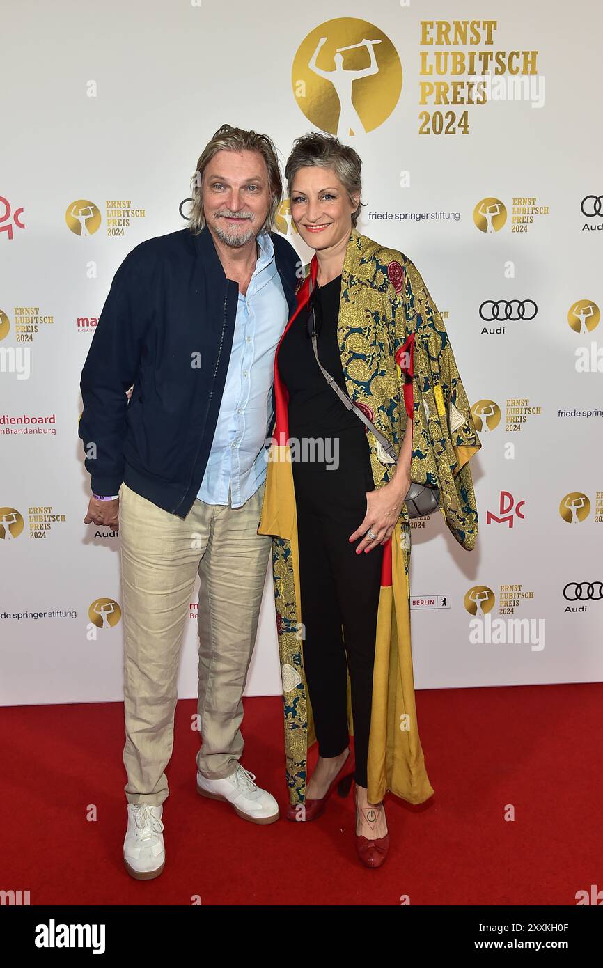 Verleihung des Ernst-Lubitsch-Preises 2024 Stefan Jürgens, Schauspieler und Musiker mit Ehefrau ...