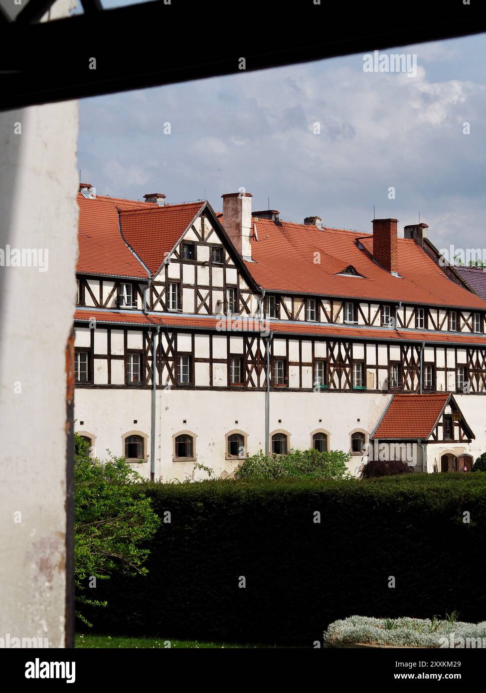 Intricate architectural details stands hi-res stock photography and ...
