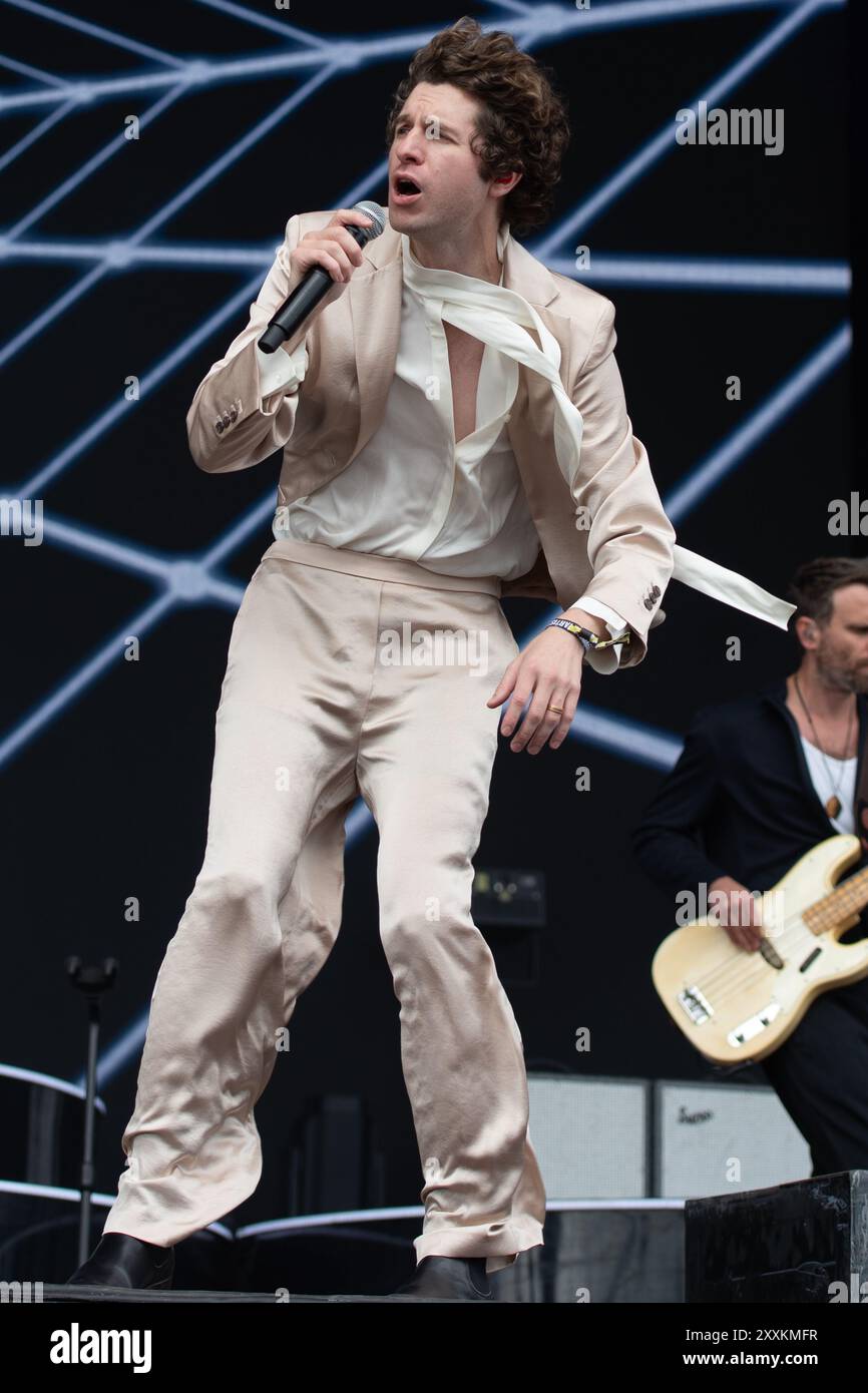 Southsea, Hampshire, UK, The Kooks on the common stage at Victorious ...