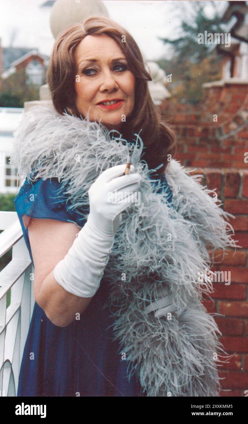 CORONATION STREET ACTRESS, LIZ DAWN,ELIZABETH DAWN, VERA DUCKWORTH ...