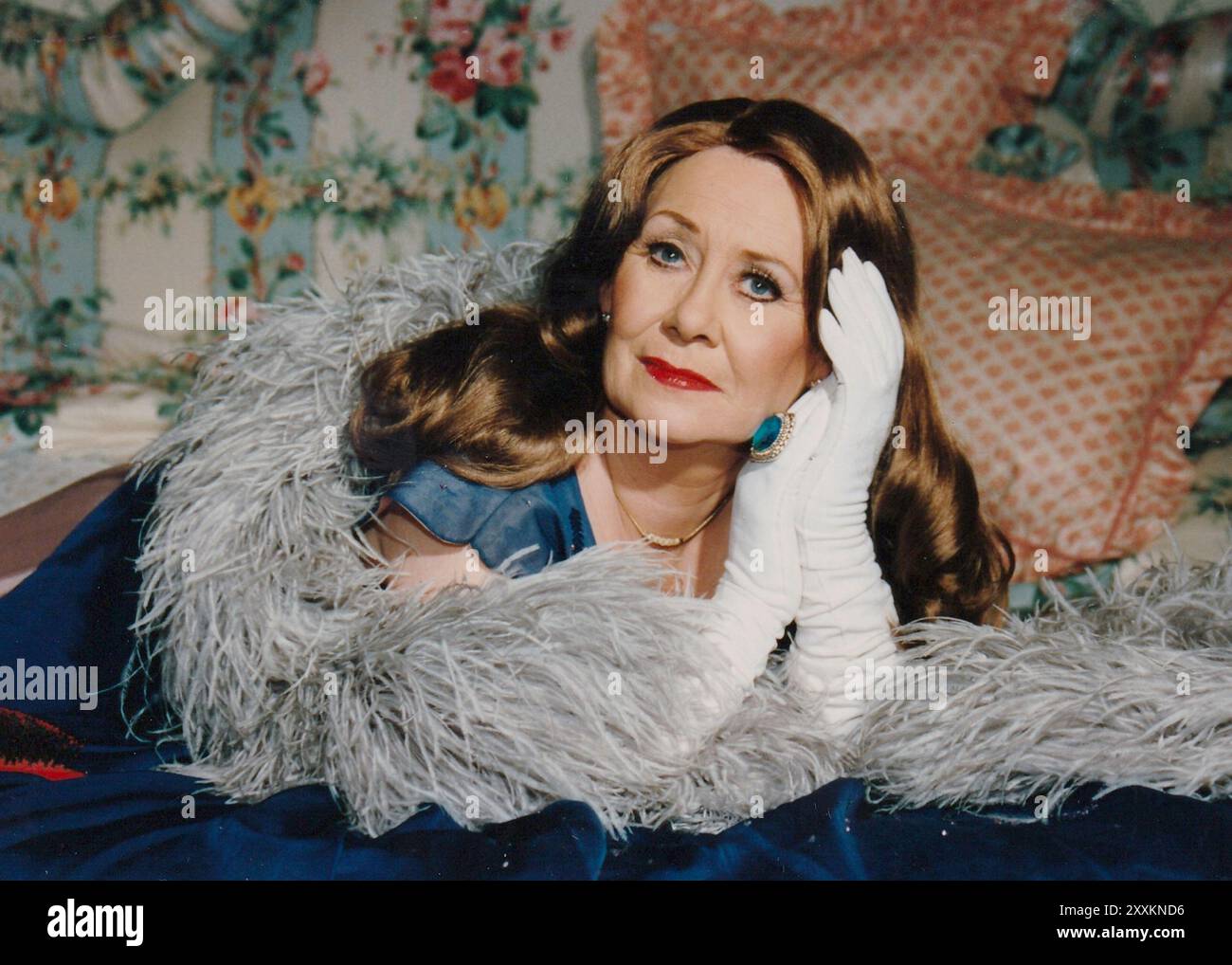 CORONATION STREET ACTRESS, LIZ DAWN,ELIZABETH DAWN, VERA DUCKWORTH ...