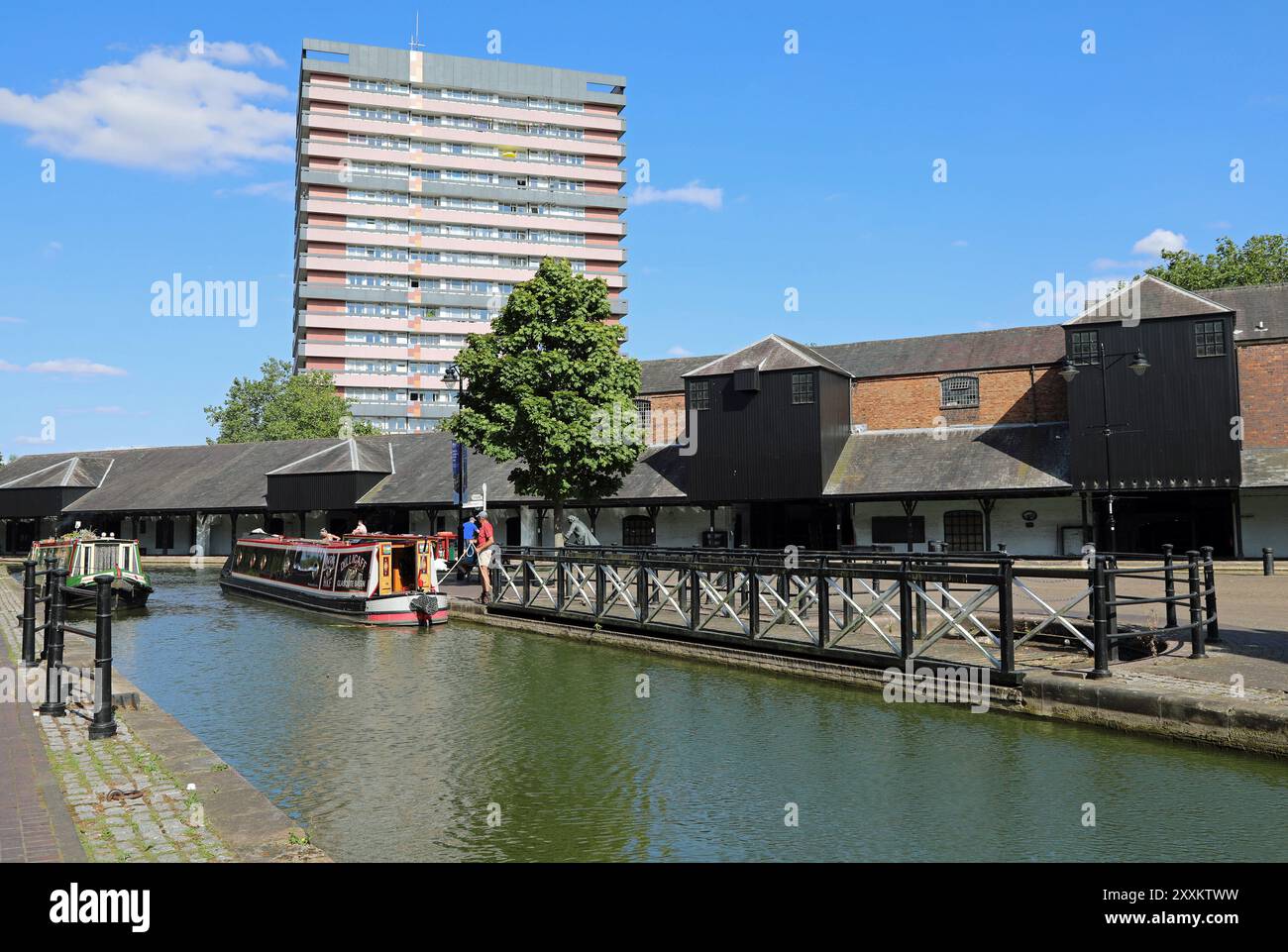 West midlands canal hi-res stock photography and images - Alamy