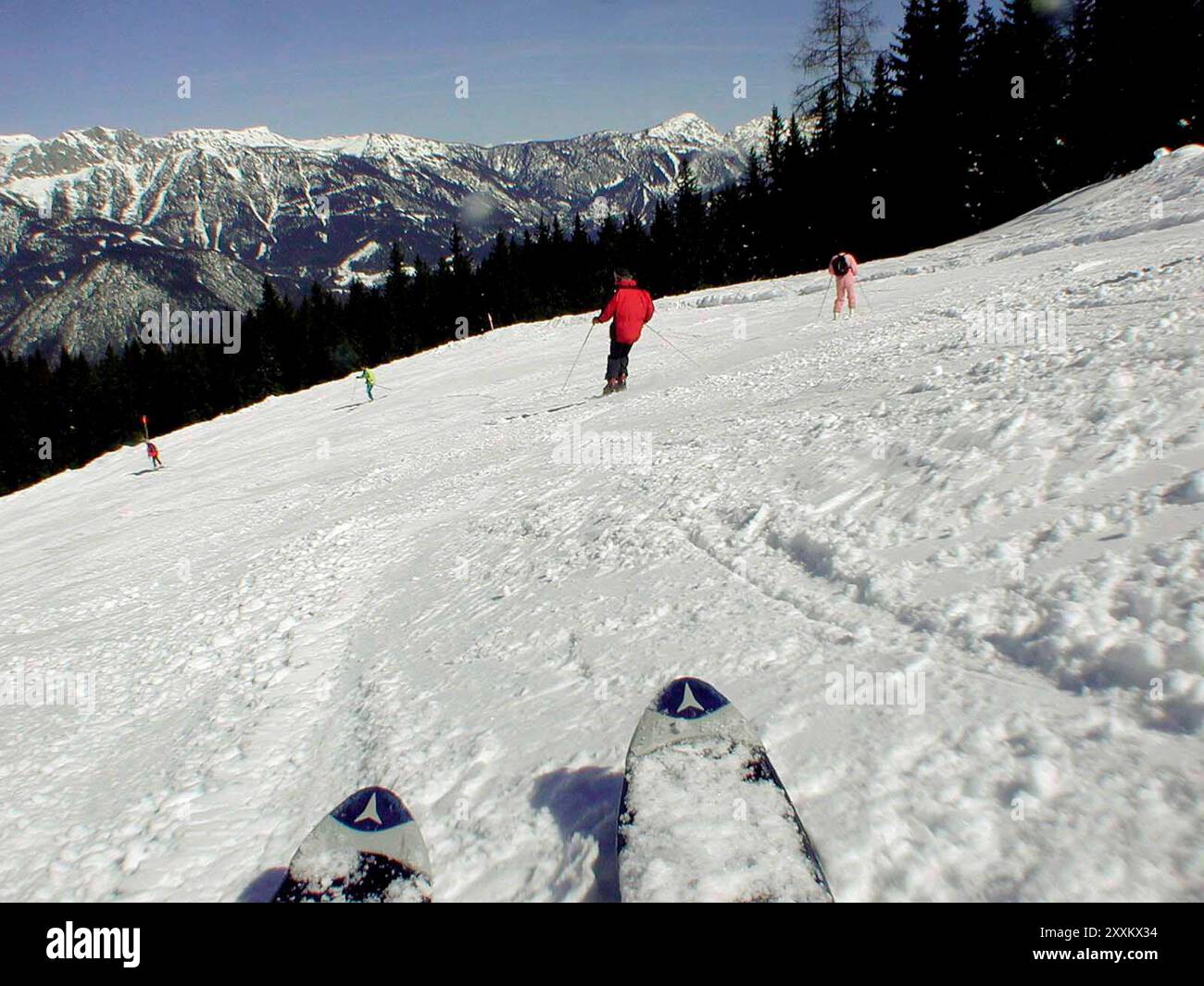 a warning sign on the ski slope for safety while skiing on ski slopes ...