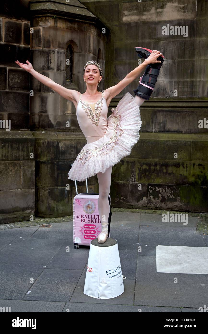 Australian ballet dancer busker hi-res stock photography and images - Alamy
