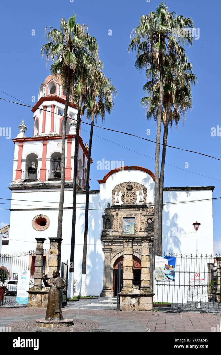 TLAQUEPAQUE, JALISCO, MEXICO: Construction of the Parroquia San Pedro ...