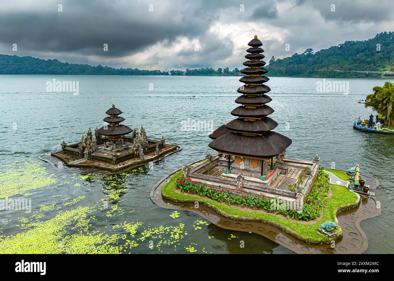 Ulun Danu Beratan temple at the edge of Lake Bratan, Bali, Indonesia ...