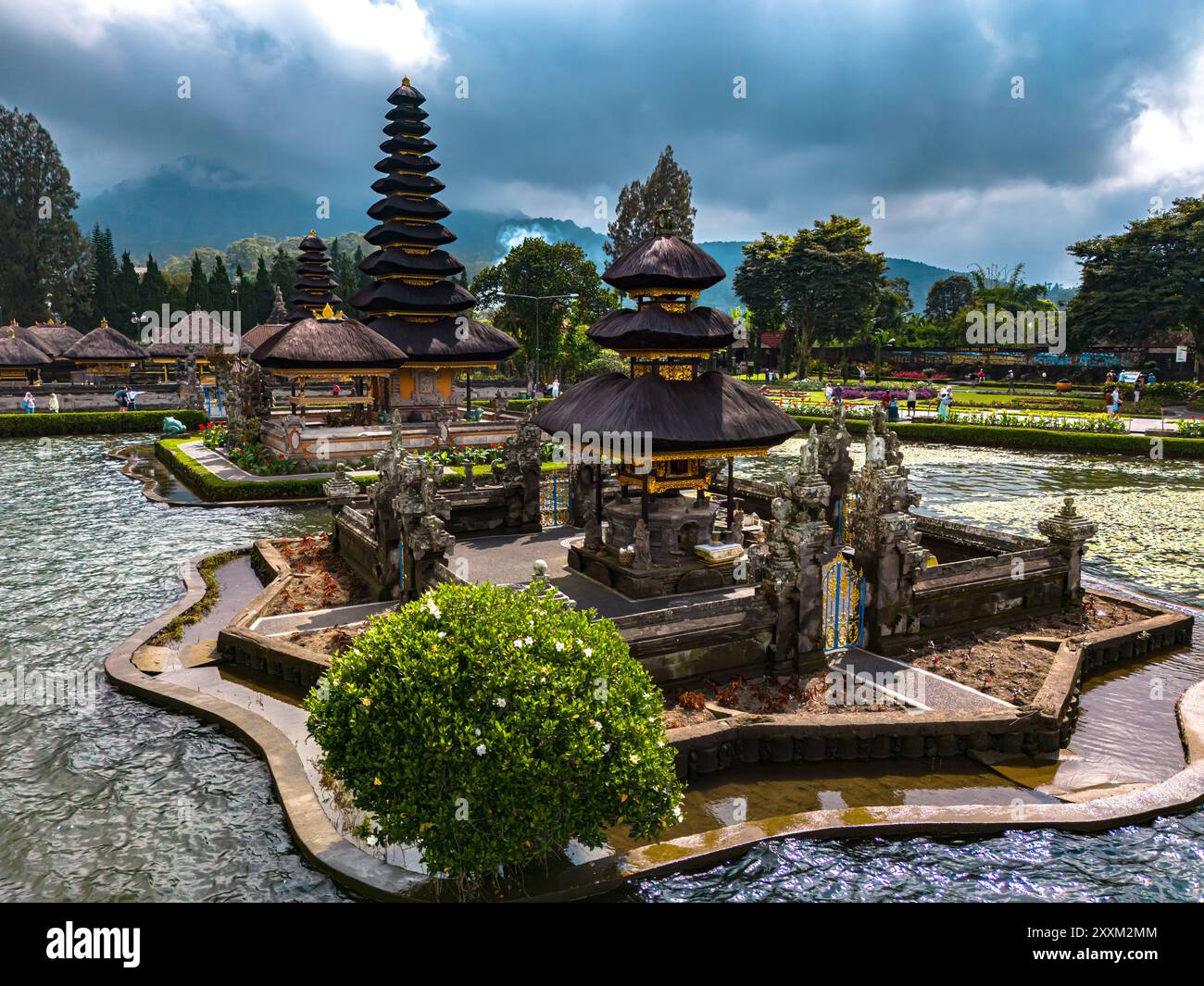 Ulun Danu Beratan temple at the edge of Lake Bratan, Bali, Indonesia ...