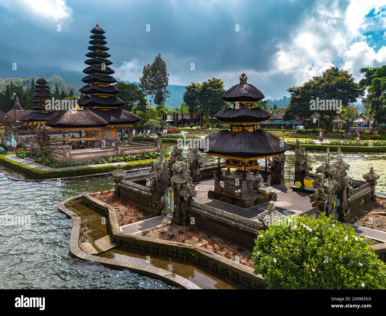 Ulun Danu Beratan temple at the edge of Lake Bratan, Bali, Indonesia ...