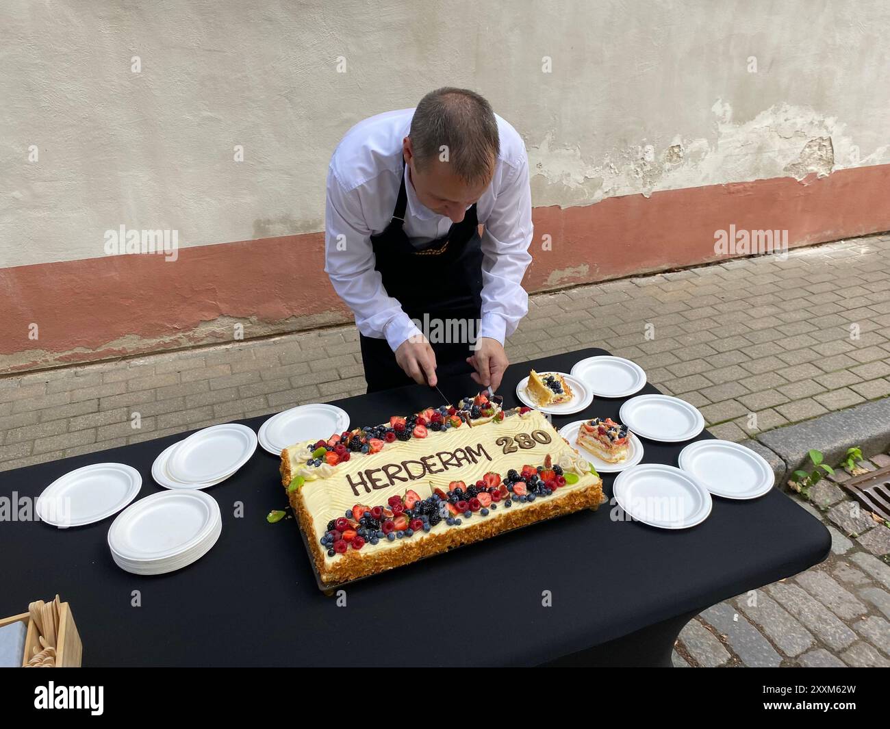 Birthday cake monument hi-res stock photography and images - Alamy