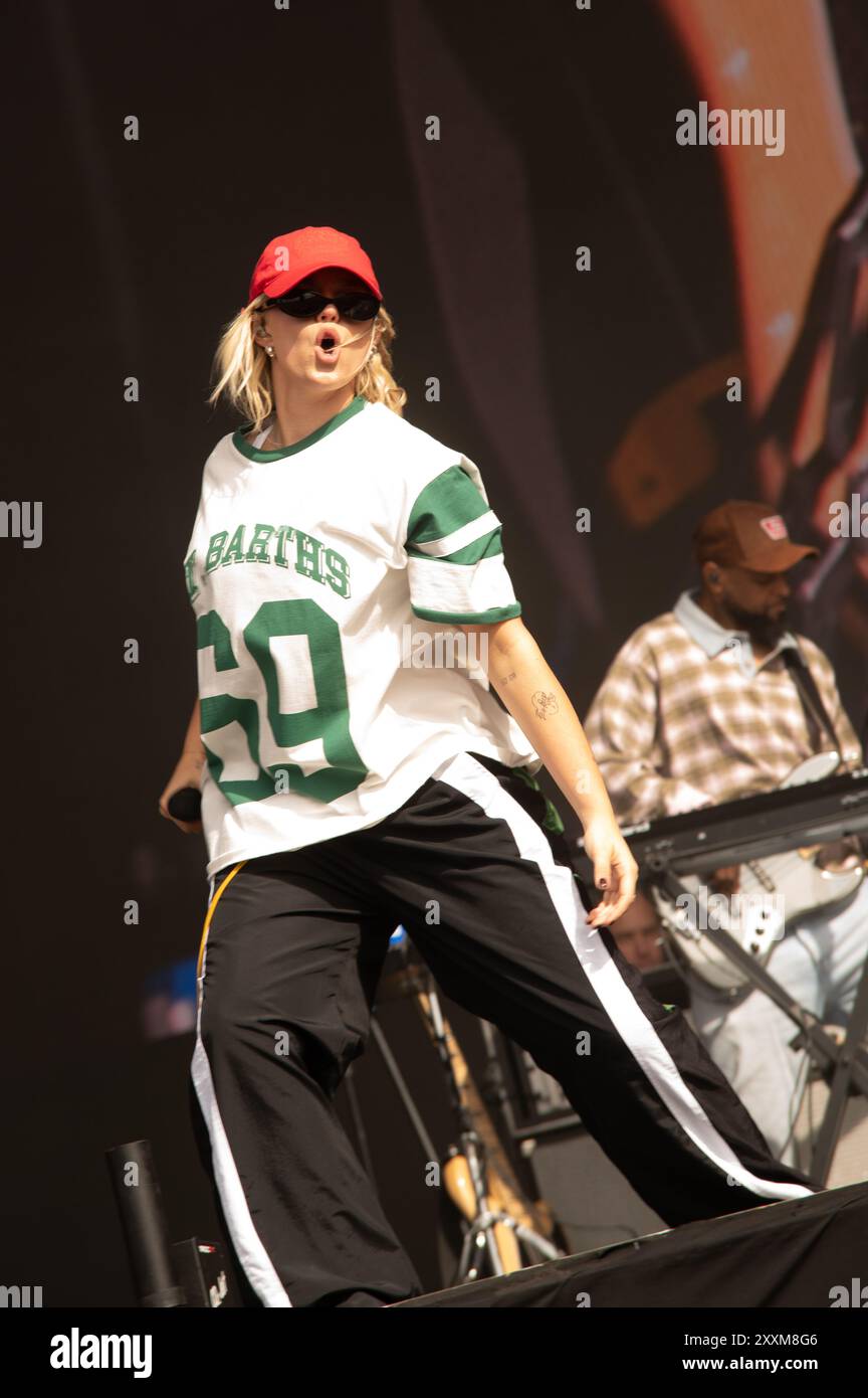 Reading, Berkshire, United Kingdom. 25th August 2024. Reneé Rapp takes ...