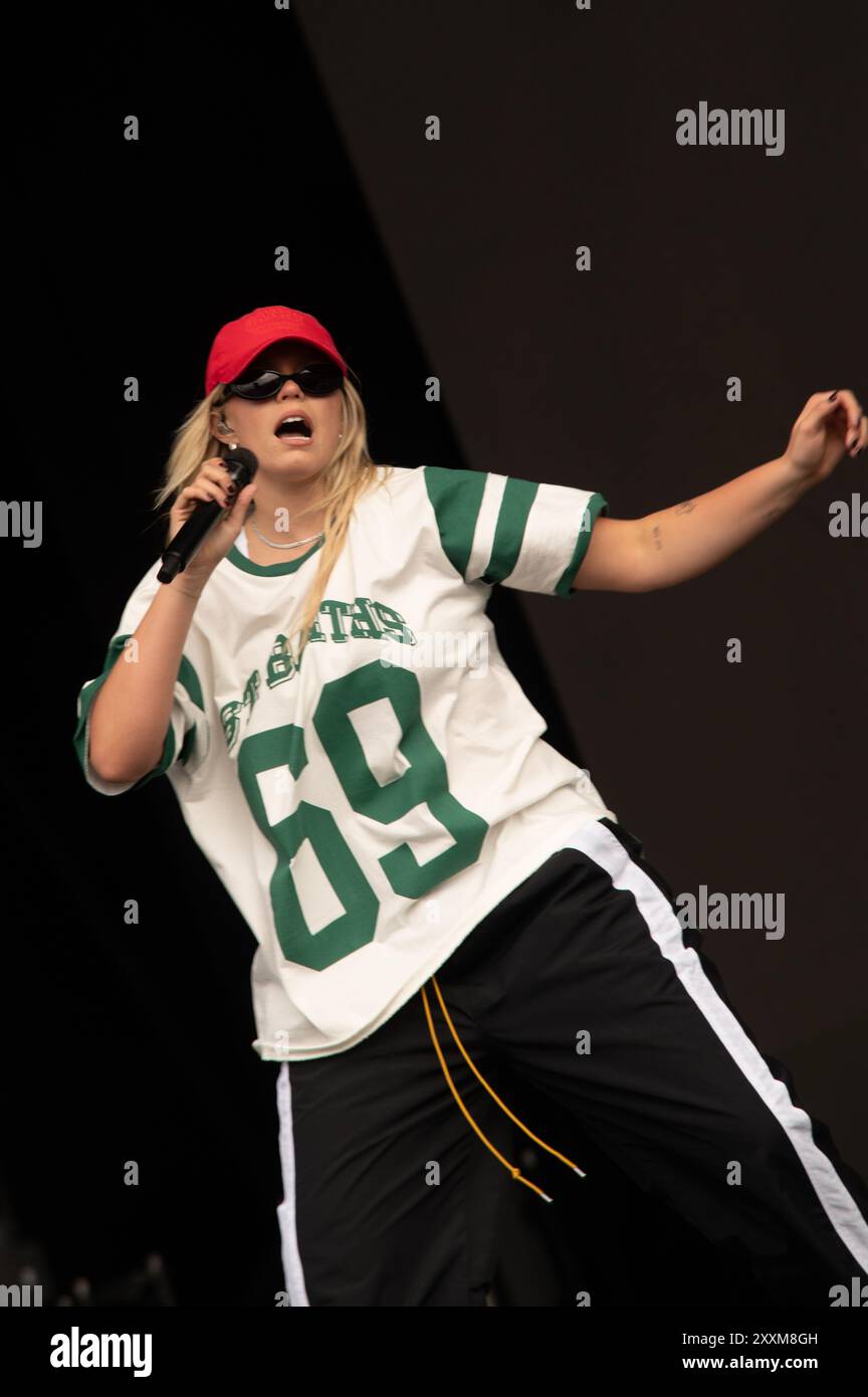 Reading, Berkshire, United Kingdom. 25th August 2024. Reneé Rapp takes ...