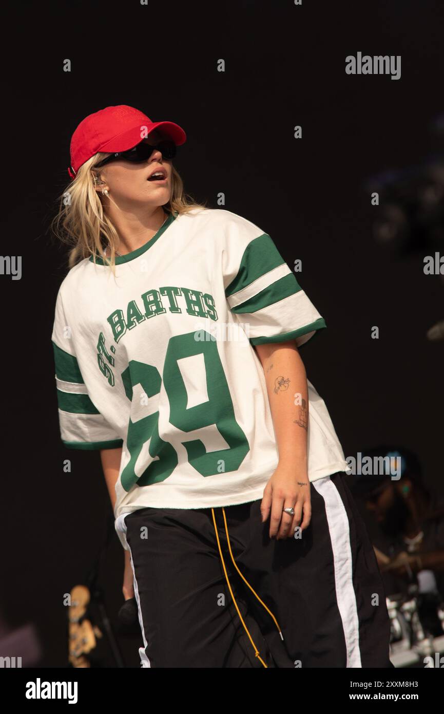 Towa bird and renee rapp hi-res stock photography and images - Alamy