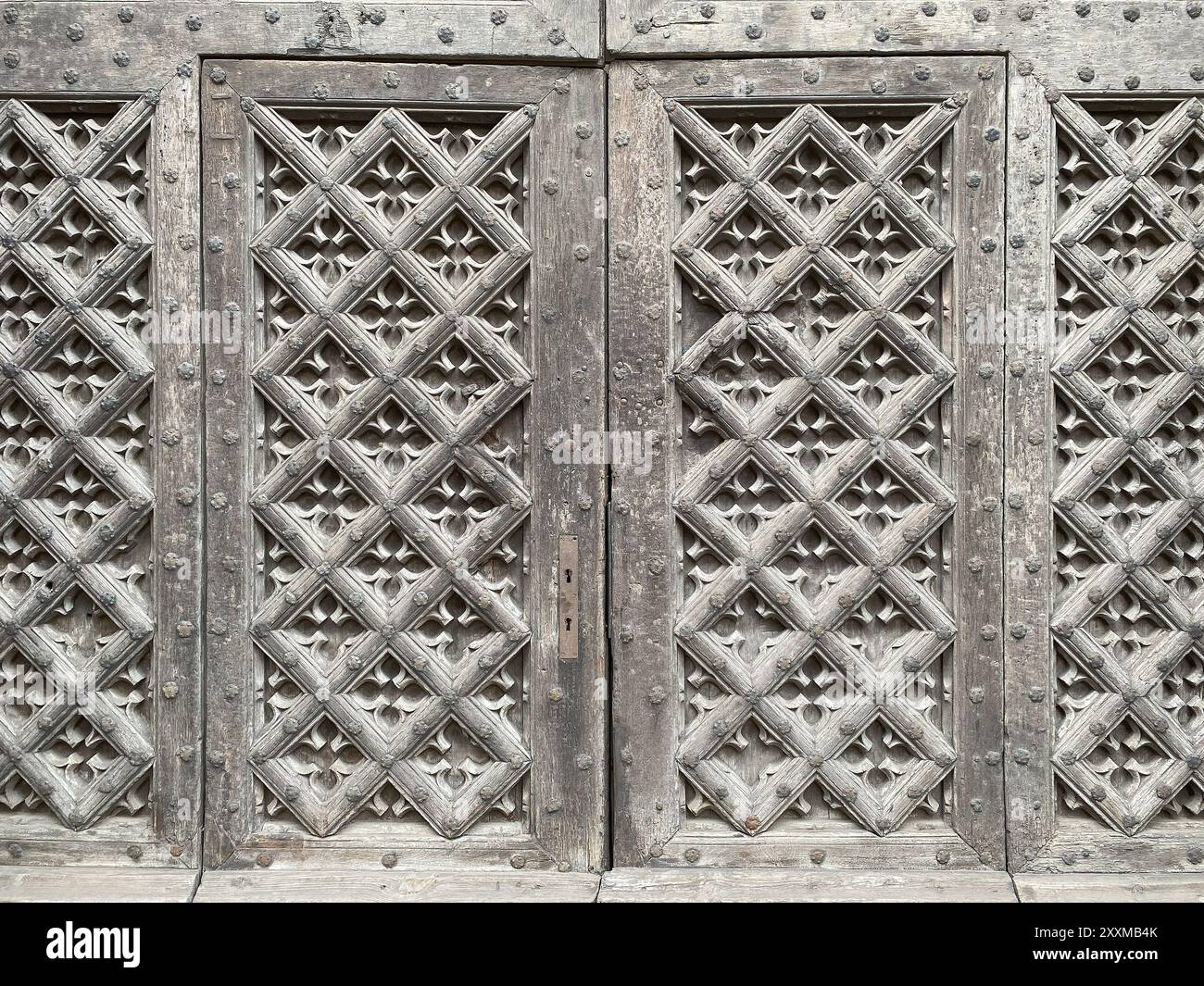 Wooden medieval style front door hi-res stock photography and images ...
