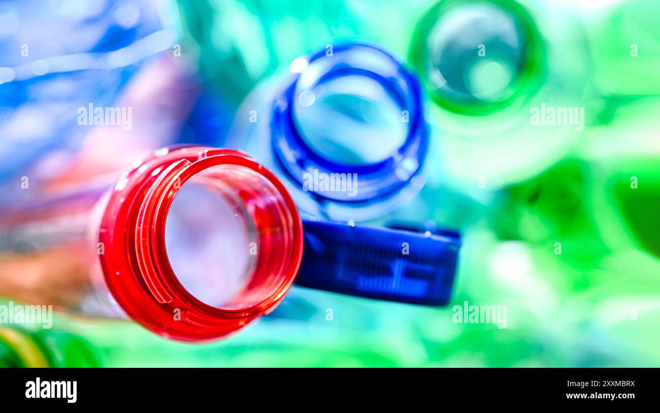 Empty colored drink bottles. Recyclable plastic waste Stock Photo - Alamy