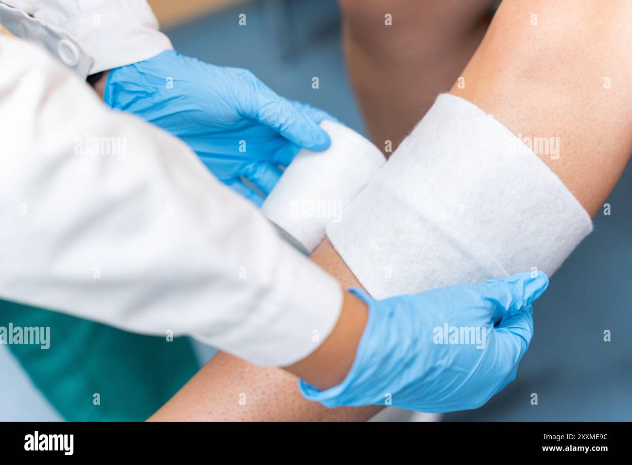 First aid leg bandage hi-res stock photography and images - Alamy