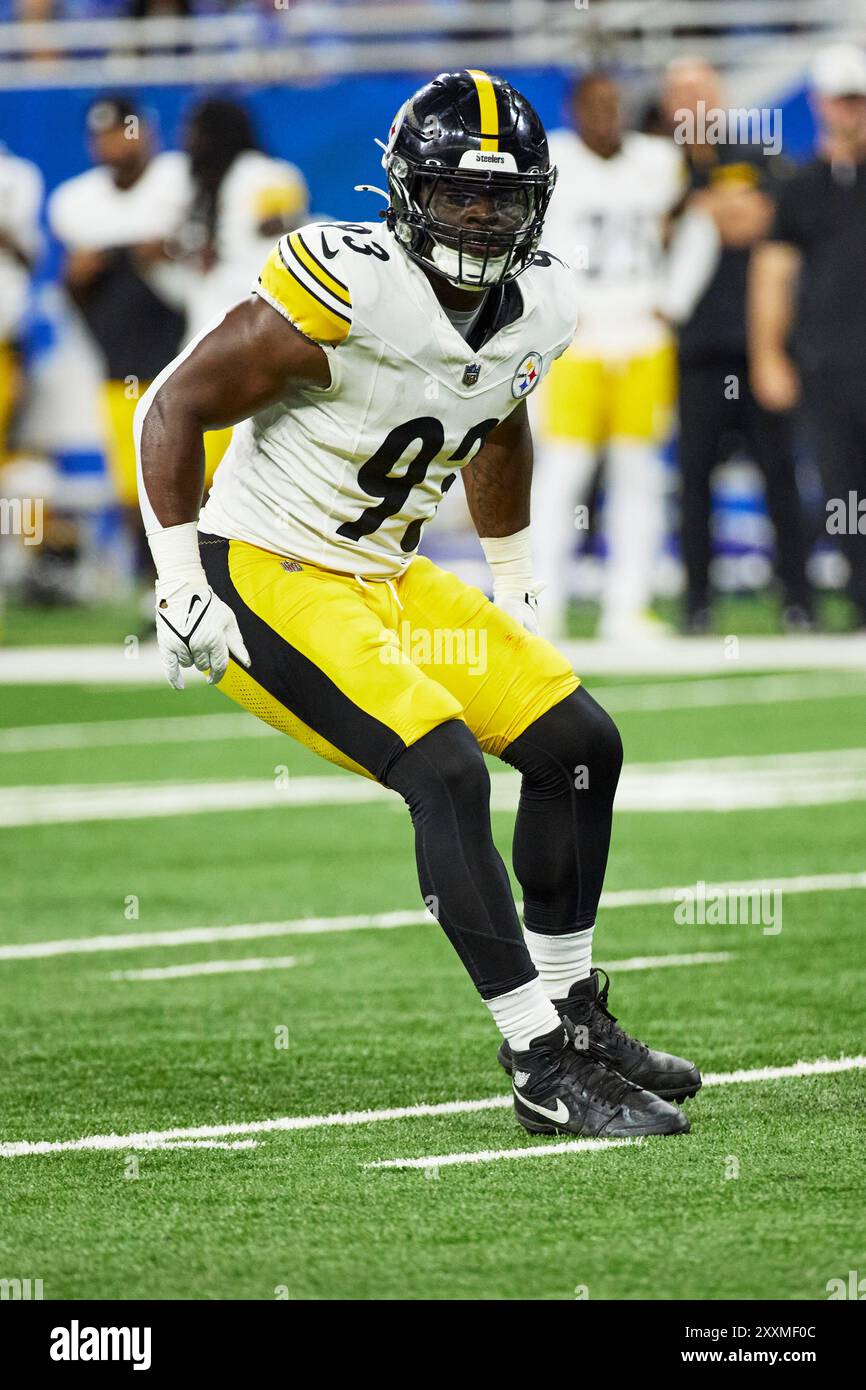 Pittsburgh Steelers linebacker Mark Robinson (93) pursues a play on ...