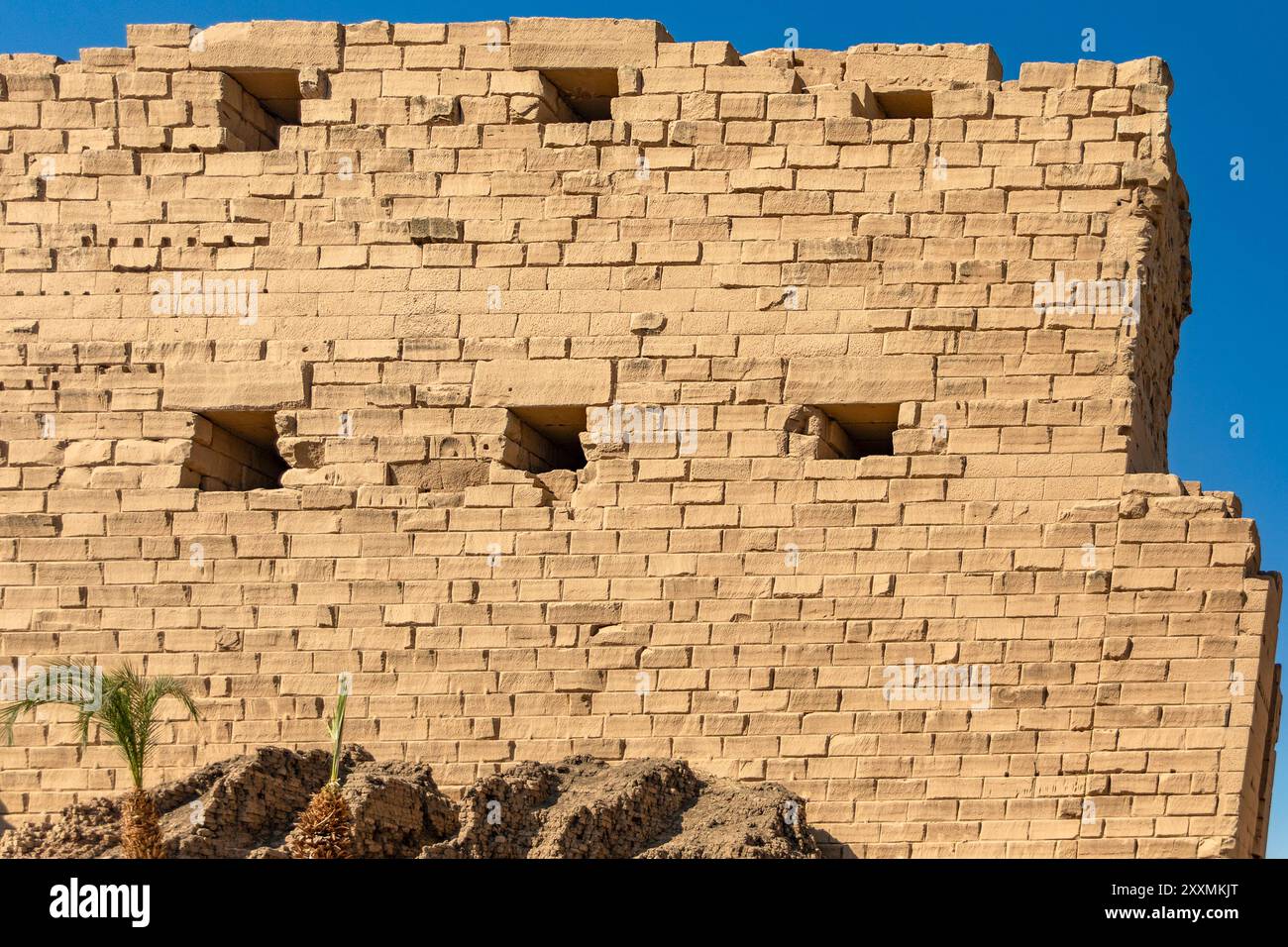 The imposing gates of Karnak, guardians of one of the most impressive ...